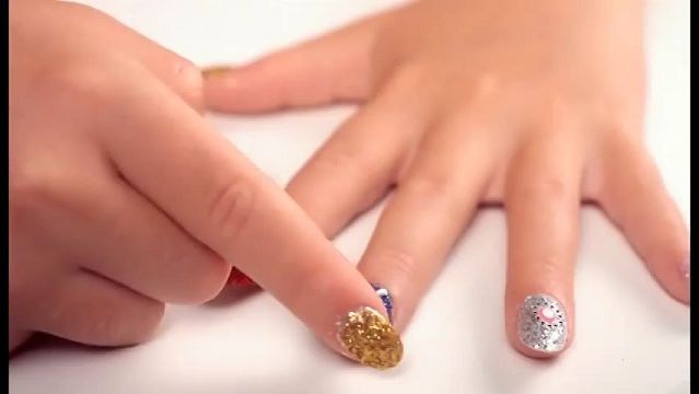 Студио за маникюр - Shaky Shake Nails - играчка - store.bg
